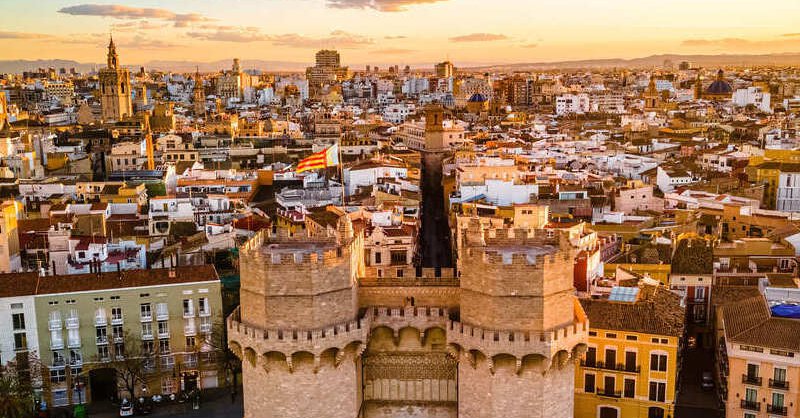 Verianos buys a building in Valencia to convert it to tourist use - Iberian Property