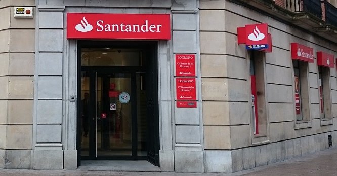 Santander buys back a portfolio of 380 branches from Axa for €300M ...